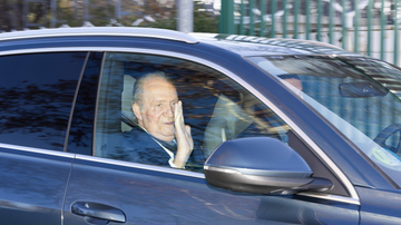 El rey Juan Carlos llega a España para celebrar el 60º cumpleaños de la ...