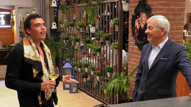 Carlos Sobera se queda impactado con la 'dolce vita' de Eric - First Dates