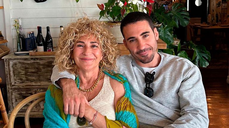 Así es María Lidón, la madre de Miguel Ángel Silvestre y su mayor fan