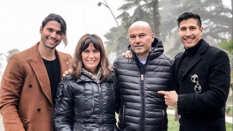 Dentista y abogada: así son Massimo y Carla Onestini, los padres de ...