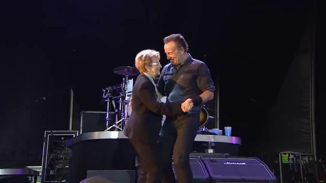 Homenaje de Bruce Springsteen a su madre tras anunciar su muerte