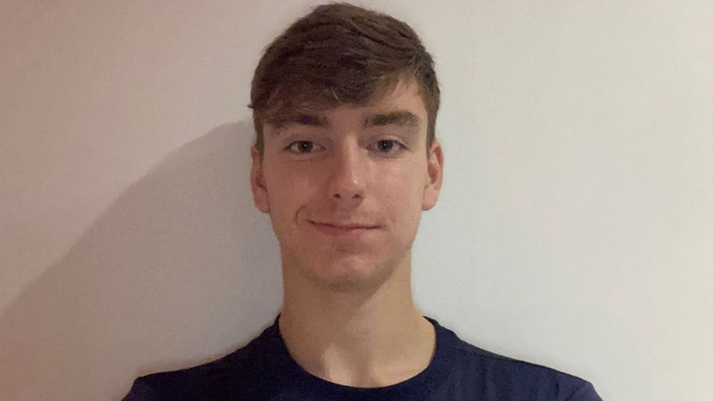 Fallece un futbolista de 17 años tras sentirse mal durante un partido
