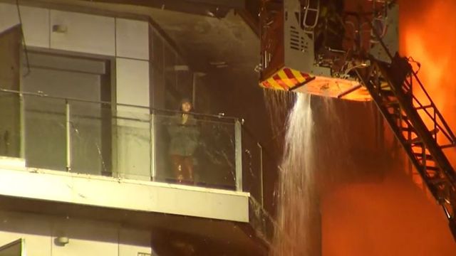 Así fue el rescate de una pareja en el edificio incendiado en Valencia