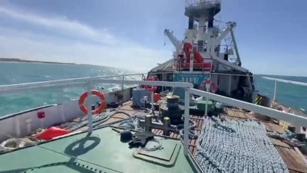 El milagro se hace real: 'Open Arms' comienza el desembarco de ayuda en ...