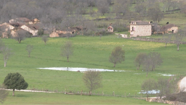 Un pueblo por 180.000 euros: Matandrino, una aldea segoviana, está a la ...