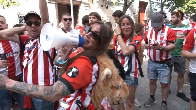 El Athletic pide no pitar el himno de España y las aficiones toman Sevilla