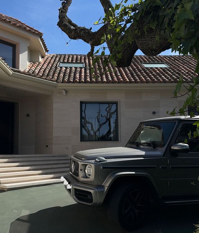 Así es por dentro la impresionante casa de Omar Montes que ha enseñado ...