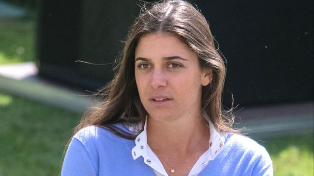 Sira Martínez, vista en actitud cariñosa con un futbolista compañero de ...