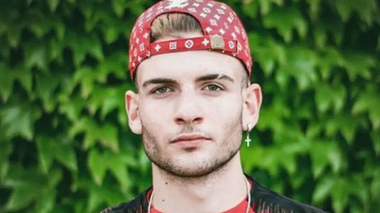 Revocan la prisión permanente del asesino del rapero Isaac