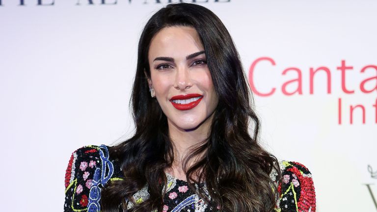 Carla Barber muestra su cambio físico un año después de dar a luz por ...
