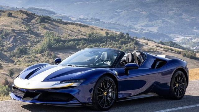 El icónico rojo de Ferrari cambia por azul en el Gran Premio de Miami ...