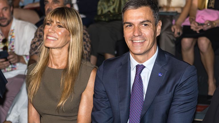 La familia de Pedro Sánchez: Begoña Gómez, sus hijas, sus padres y su ...