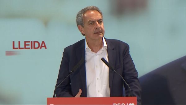 José Luis Rodríguez Zapatero apoya a Sánchez y le dice que tiene que seguir