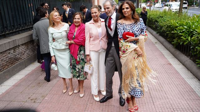 Boda de Javier García-Obregón y Eugenia Gil: todos los looks de los ...