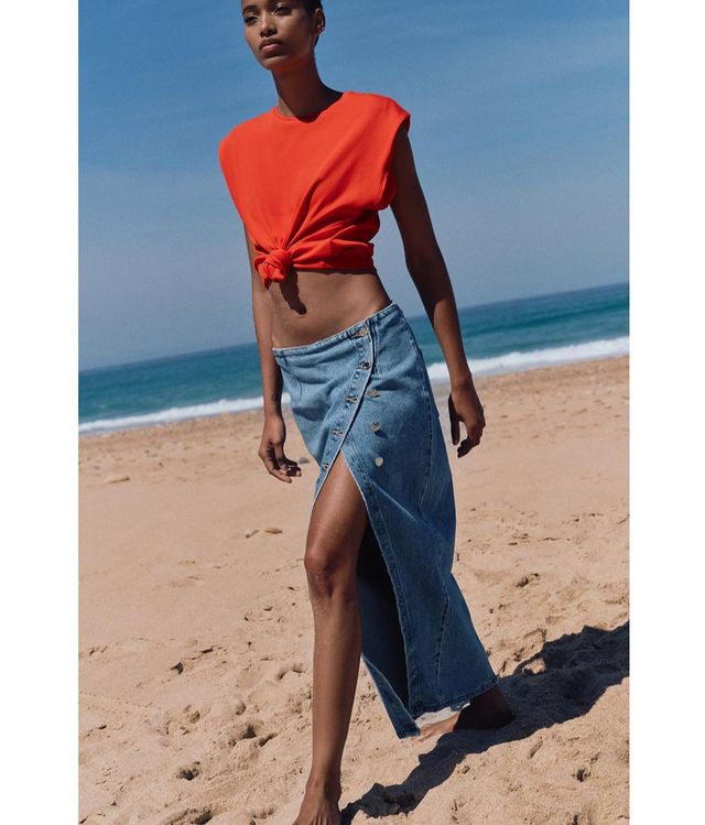 De la asimétrica a la mini: las 5 faldas pareo de Zara que son ...
