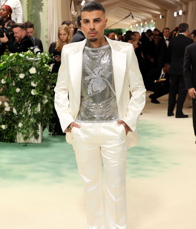 MET gala 2024: Rosalía y Rauw Alejandro coinciden en la alfombra roja ...