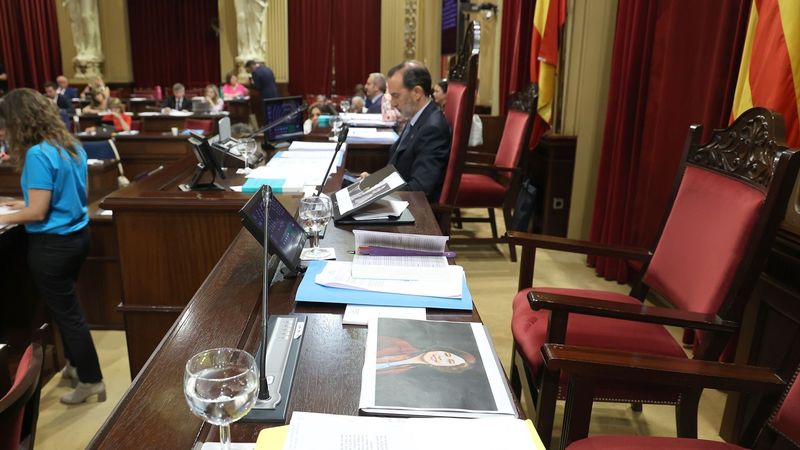 Piden la dimisión de Le Senne por romper una foto de Aurora Picornell