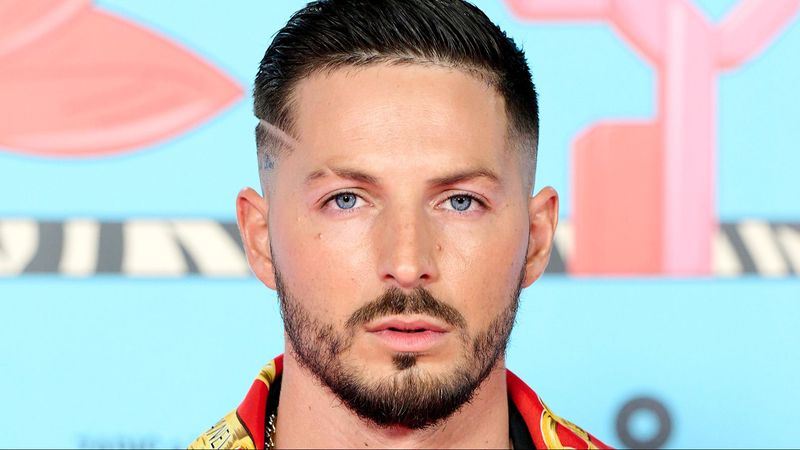 Nyno Vargas escapa de su coche mientras es devorado por las llamas ...