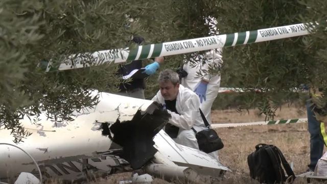 Dos muertos al caer una avioneta a un campo en Castro del Río, Córdoba