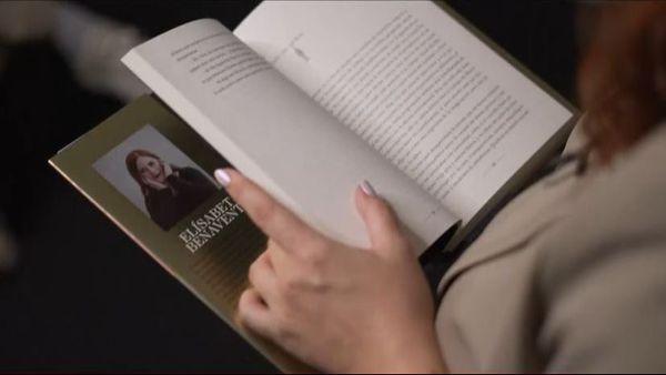 ‘Esnob’ de Elisabet Benavent, ‘Los nueve reinos' de Santiago Diaz y ‘Un ...