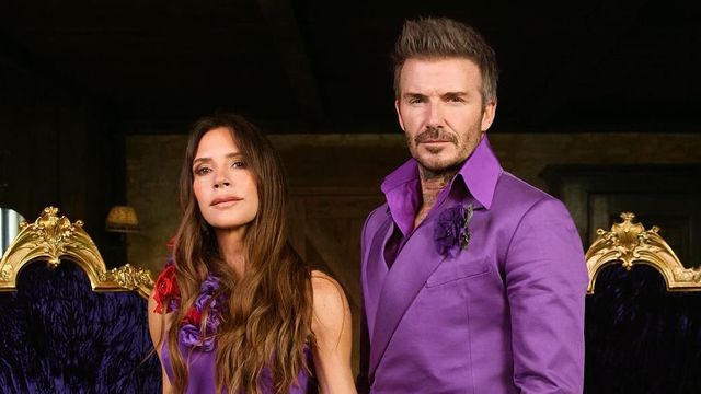 Los Beckham desempolvan su look morado para celebrar sus 25 años de casados