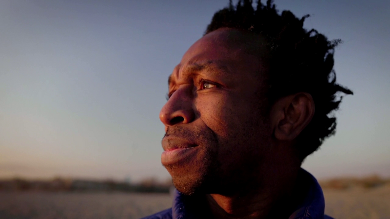 La historia de Ousman, que salió de Ghana con 12 años y tardó 5 en ...