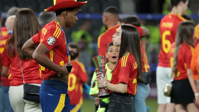 Lamine Yamal dedica un tierno mensaje de agradecimiento a su madre ...