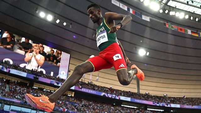 Brutal caída del atleta Lamecha Girma en los Juegos Olímpicos: su ...