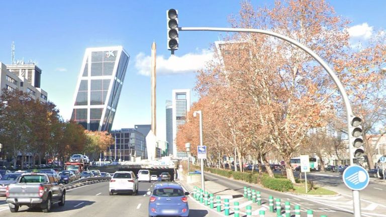 Cómo funcionan los semáforos de cuatro luces que ya hay en Madrid