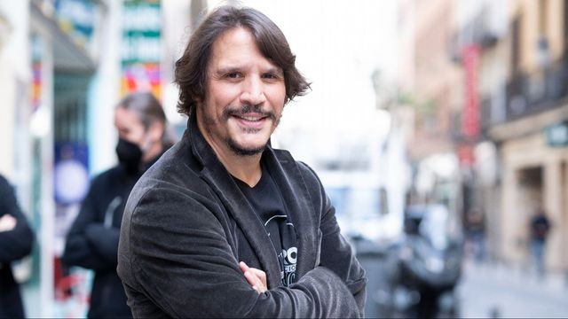 Primera imagen de Sergio Peris-Mencheta con su hijo Río desde que se operó de la médula espinal