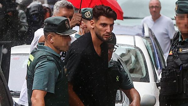 Rafa Mir asegura que "se marchó al baño con la chica de forma consentida"