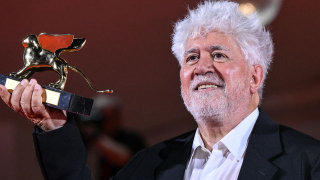 Pedro Almodóvar gana el León de Oro en Venecia: su filmografía y palmarés