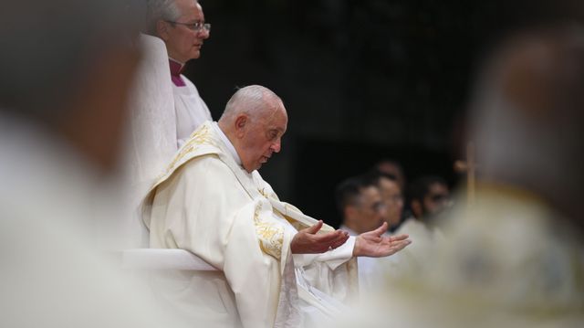 El Papa insta a "dialogar" en Venezuela pero avisa