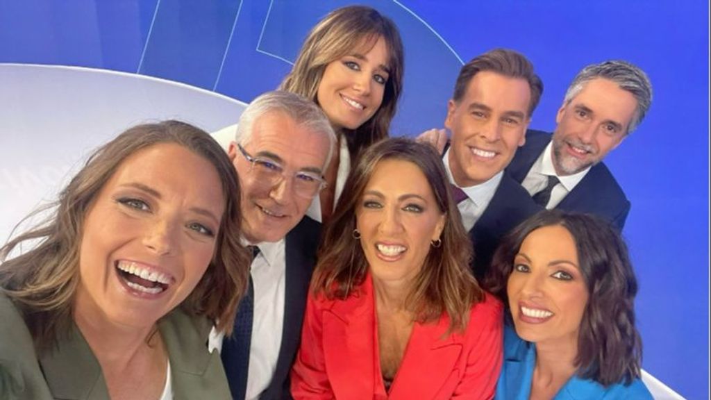 El selfie de todos los presentadores de Informativos Telecinco