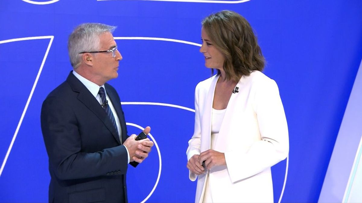 La bienvenida de David Cantero a María Casado en su primer informativo ...