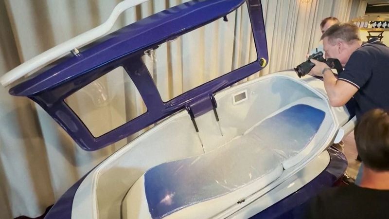 Así es Sarco, la 'cápsula para el suicidio' que inventó el 'Doctor Muerte'