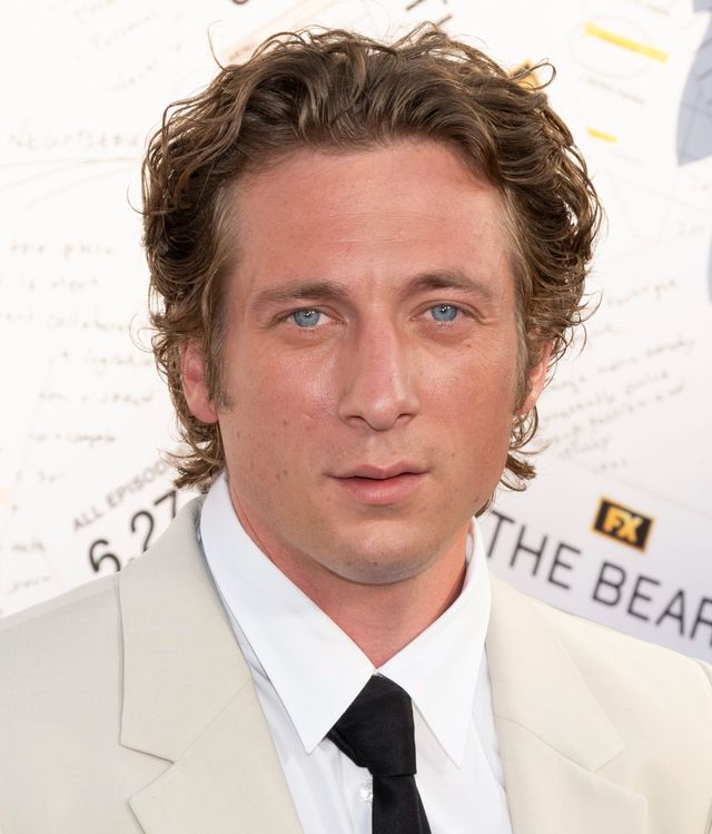 Jeremy Allen White, besándose con Molly Gordon el día del cumpleaños de ...