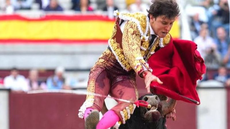 Roca Rey, operado en la enfermería de Las Ventas tras una fuerte cogida