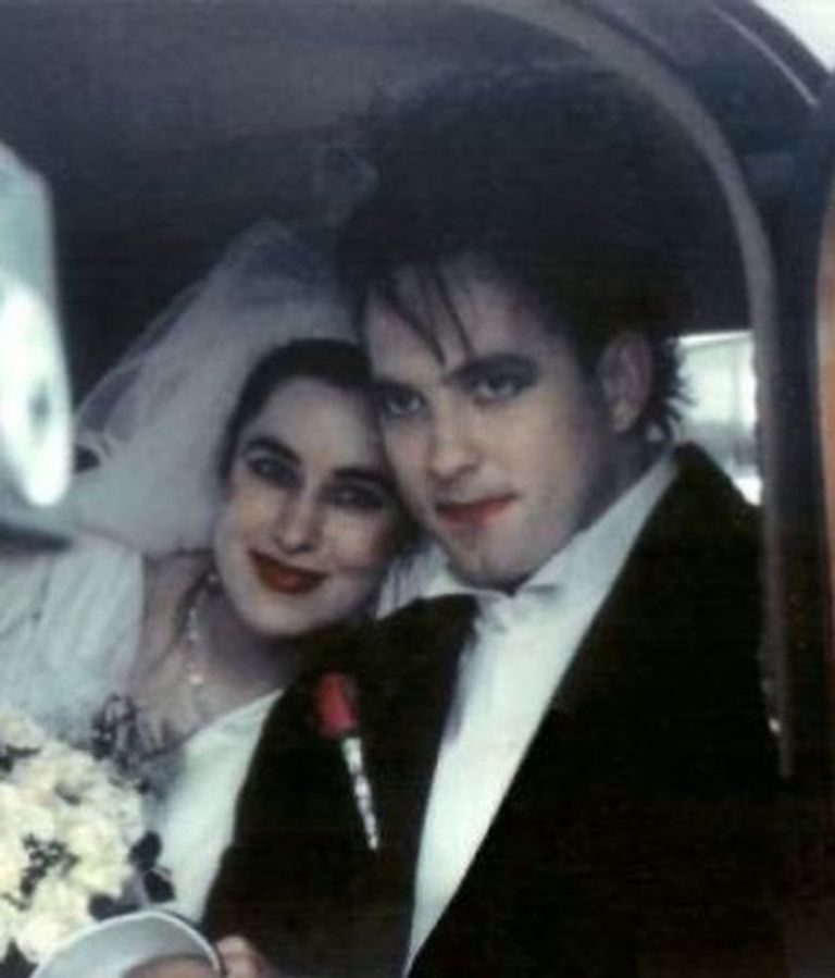 La historia de amor de Robert Smith y su esposa Mary Poole en tres ...