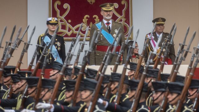 Desfile 12 de octubre 2024 | La lluvia obliga a una Fiesta Nacional ...