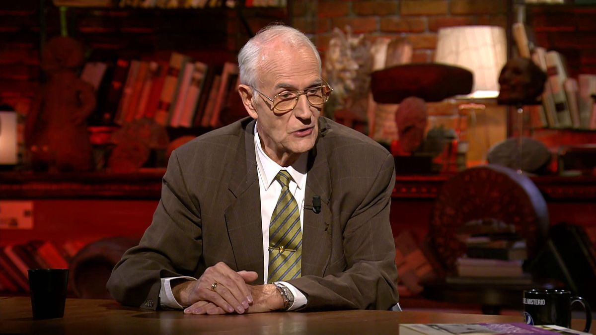 Iker Jiménez entrevista a Sans Segarra, el prestigioso doctor que ...