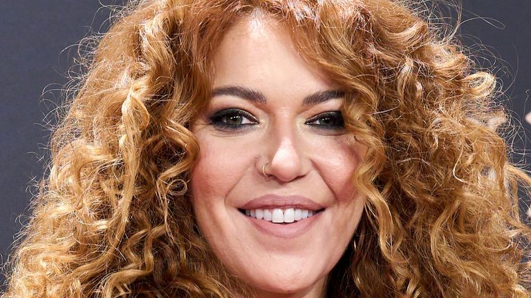 Sofía Cristo posa por primera vez junto a su novia Sandra-Ly - Outdoor