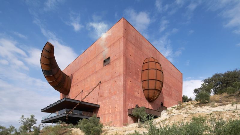 La almazara diseñada por Phillippe Starck en Ronda en honor al aceite