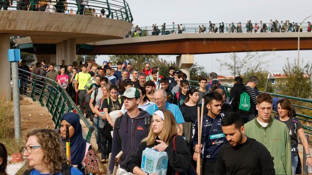 Cómo ir a Valencia para ayudar a los damnificados: puntos de encuentro ...