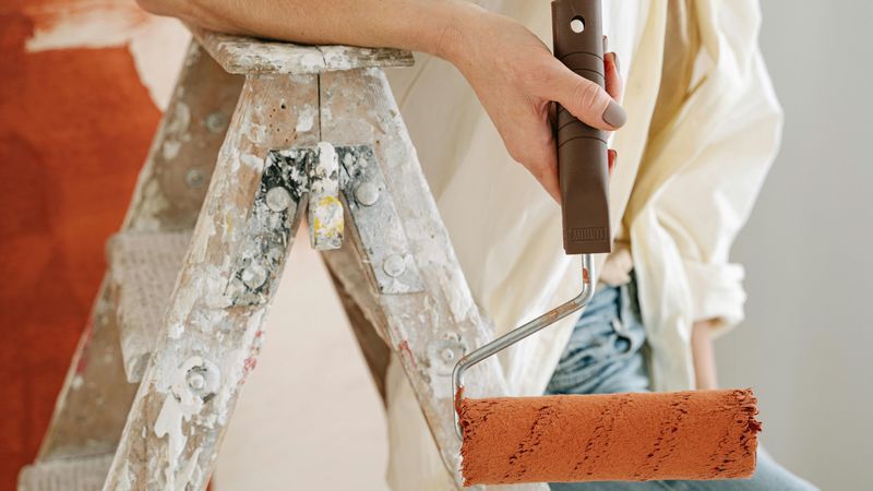 Cómo pintar una pared paso a paso: 6 consejos prácticos