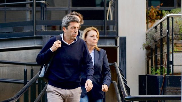 Carlos Mazón defiende la transparencia sobre su comida con una ...