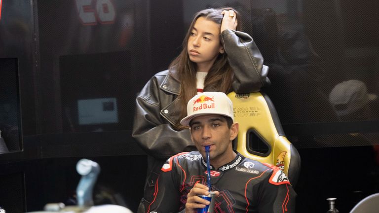 La familia de Jorge Martín: sus padres, su hermano, su novia influencer ...