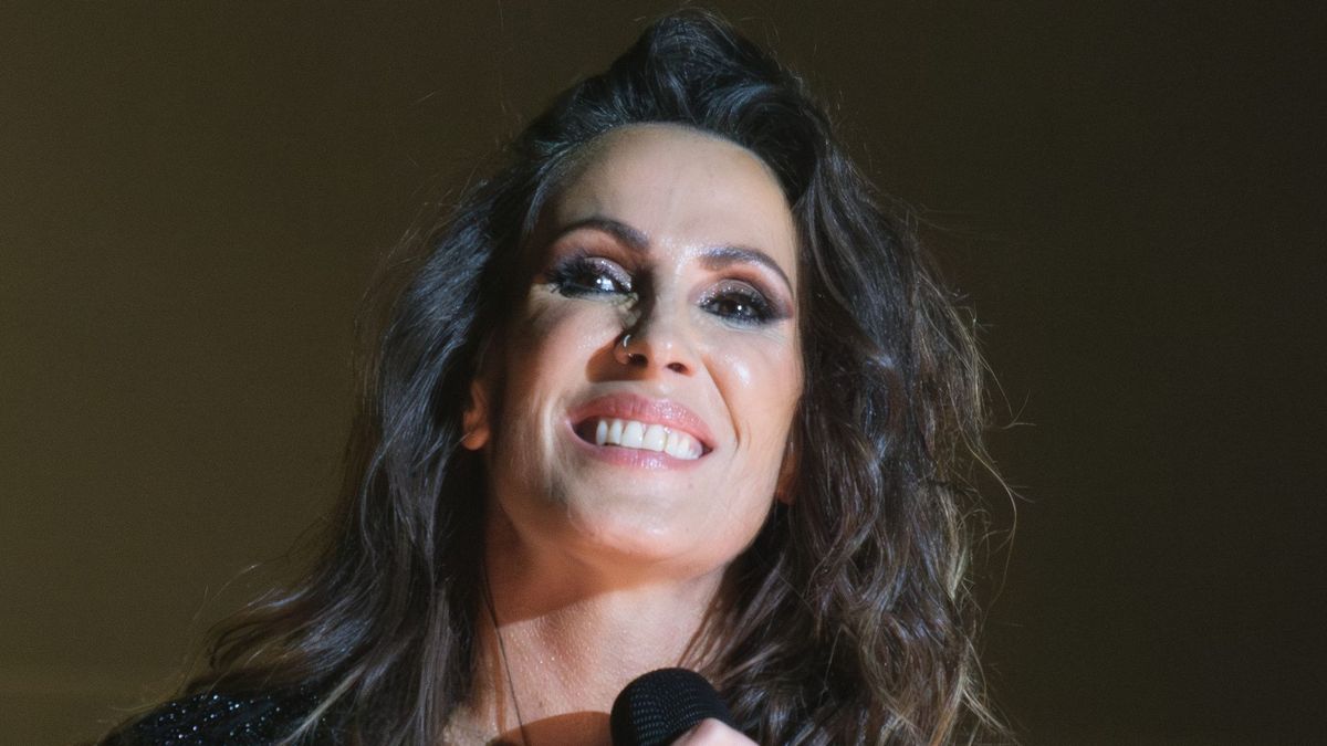 Malú: la foto con posando con su desconocido hermano, José de Lucía ...