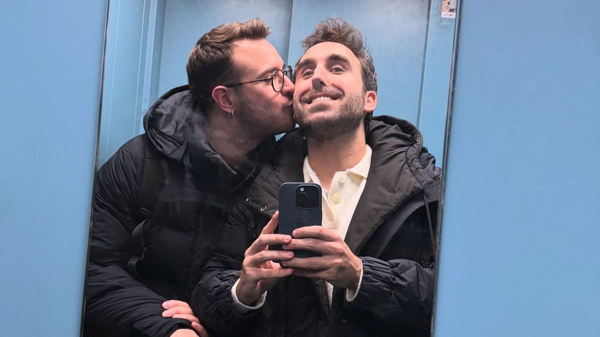 Premios Iris 2024: Así es Mikel, pareja del presentador Aitor Albizua