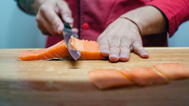 Cómo ahumar y marinar salmón en casa en pocos pasos